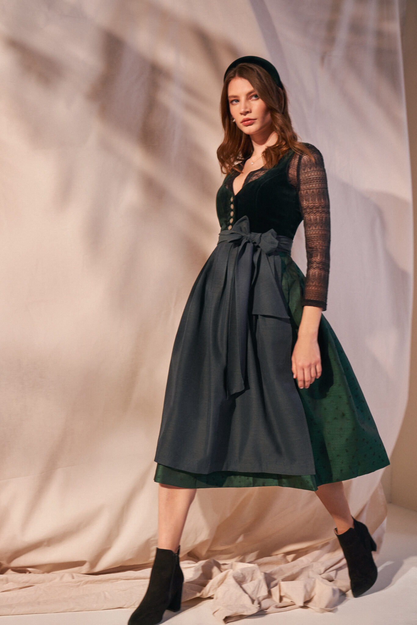 Ein Dirndl zu Weihnachten - ein Dirndl von CocoVero -Winter Dirndl